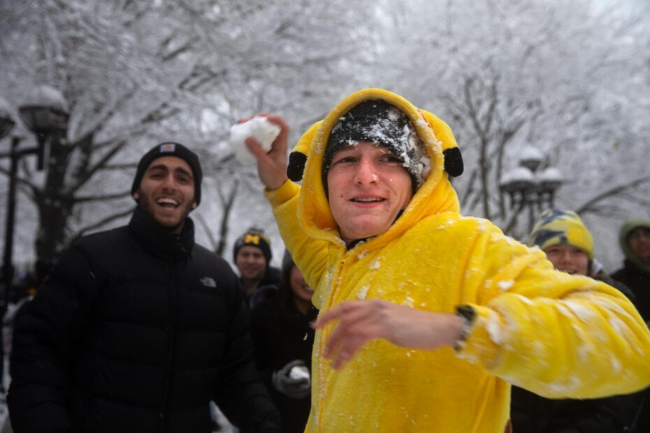 2023 Great U-M Snowball Fight - Michigan Engineering News