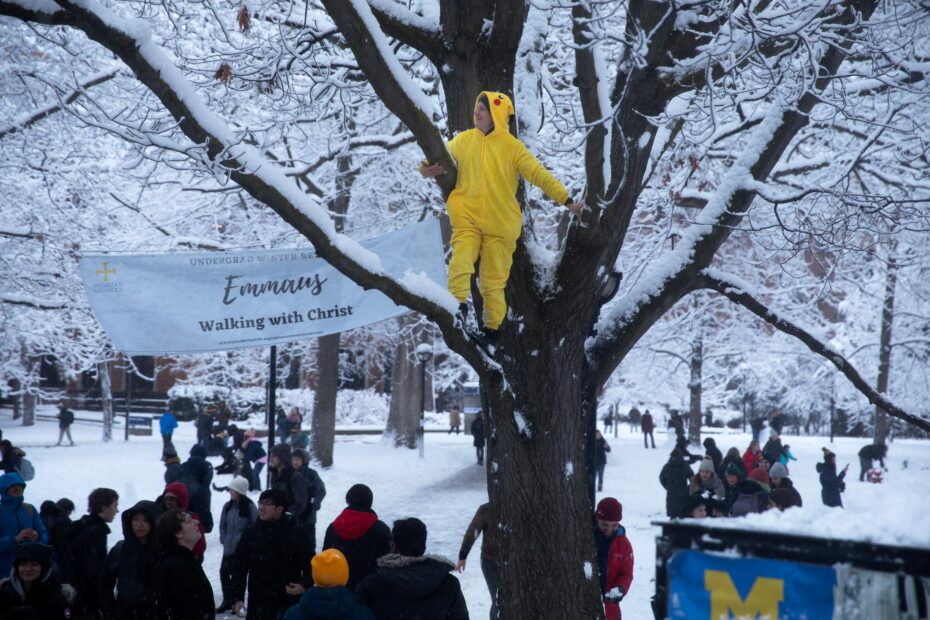 2023 Great U-M Snowball Fight - Michigan Engineering News
